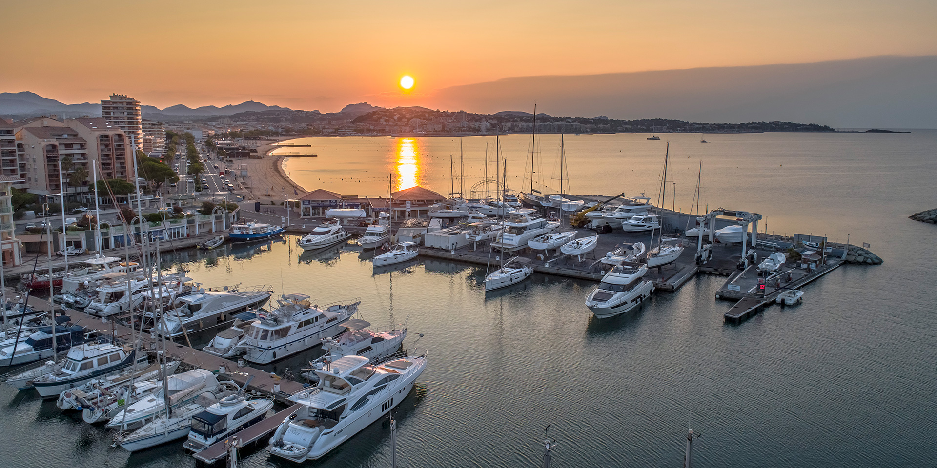 Tarifs et réservation - location de place de port à Fréjus